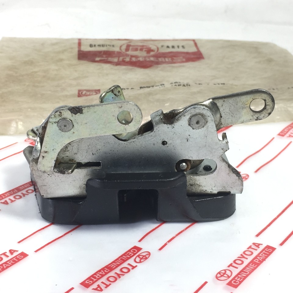 Lock Assy Rear Door Rh For Toyota Corolla KE30 KE36 TE31 38 Genuine NOS ...
