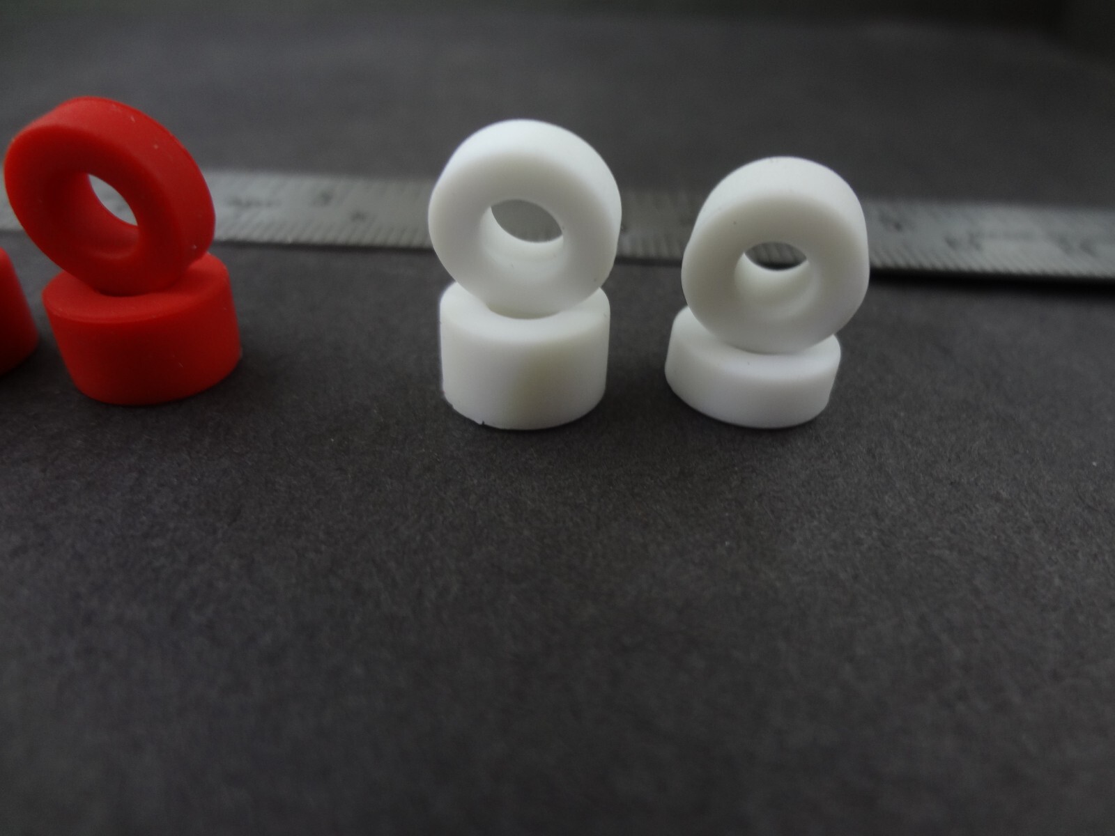 HO Scale 12 Colored Silicone Slot Car Tires 3 sets of 4 AW Thunder Jet ...