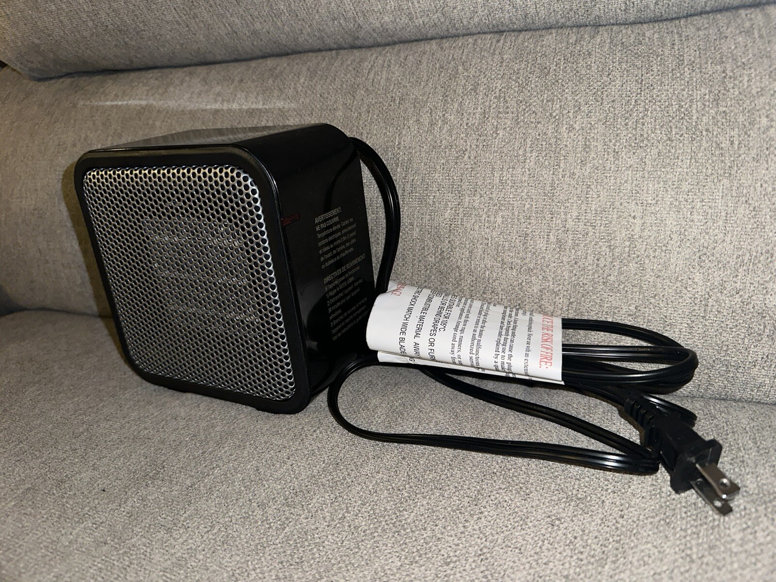 AmazonBasics+DQ1722D+500W+Ceramic+Small+Space+Personal+Mini+Heater+ ...