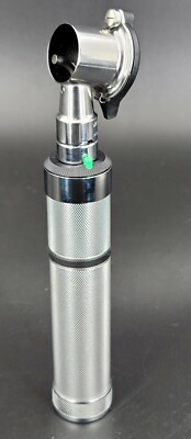 Welch Allyn Pneumatic Otoscope Set w/ Rechargeable Plug-In Handle ...
