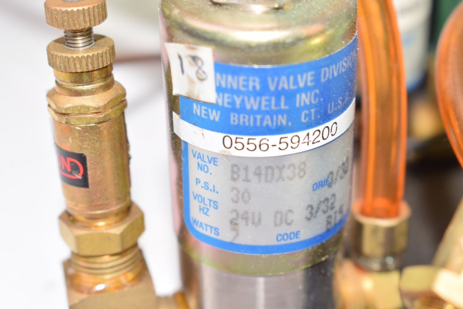 Lot of 4 Ultratech Stepper, UTS, Solenoid Valve Assembly, 0526-585000 W ...