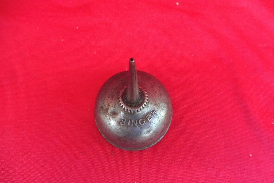 Vecchio, Piccola Oliera, Olio Per Macchine Da Cucire, SINGER | eBay