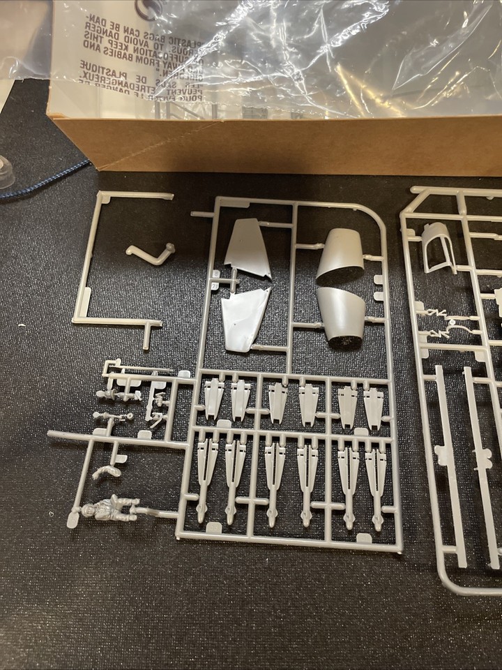 Pro Modeler F-102 Delta Dagger Airplane Model Kit 5923 1/48 Opened Kit ...