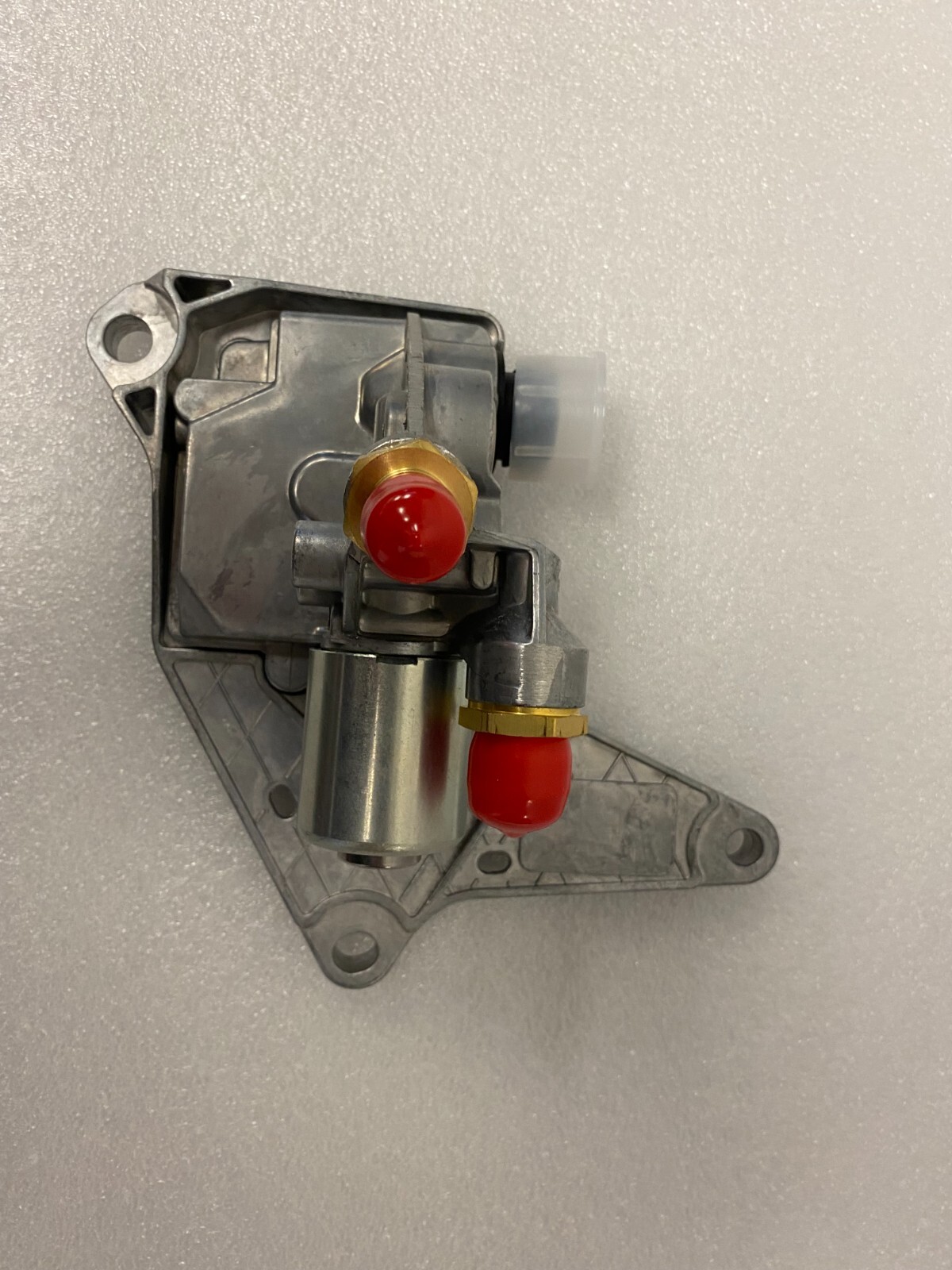 Mack 23992701 Air Valve,21369922, 20994246, 20741658, 20512834 ...