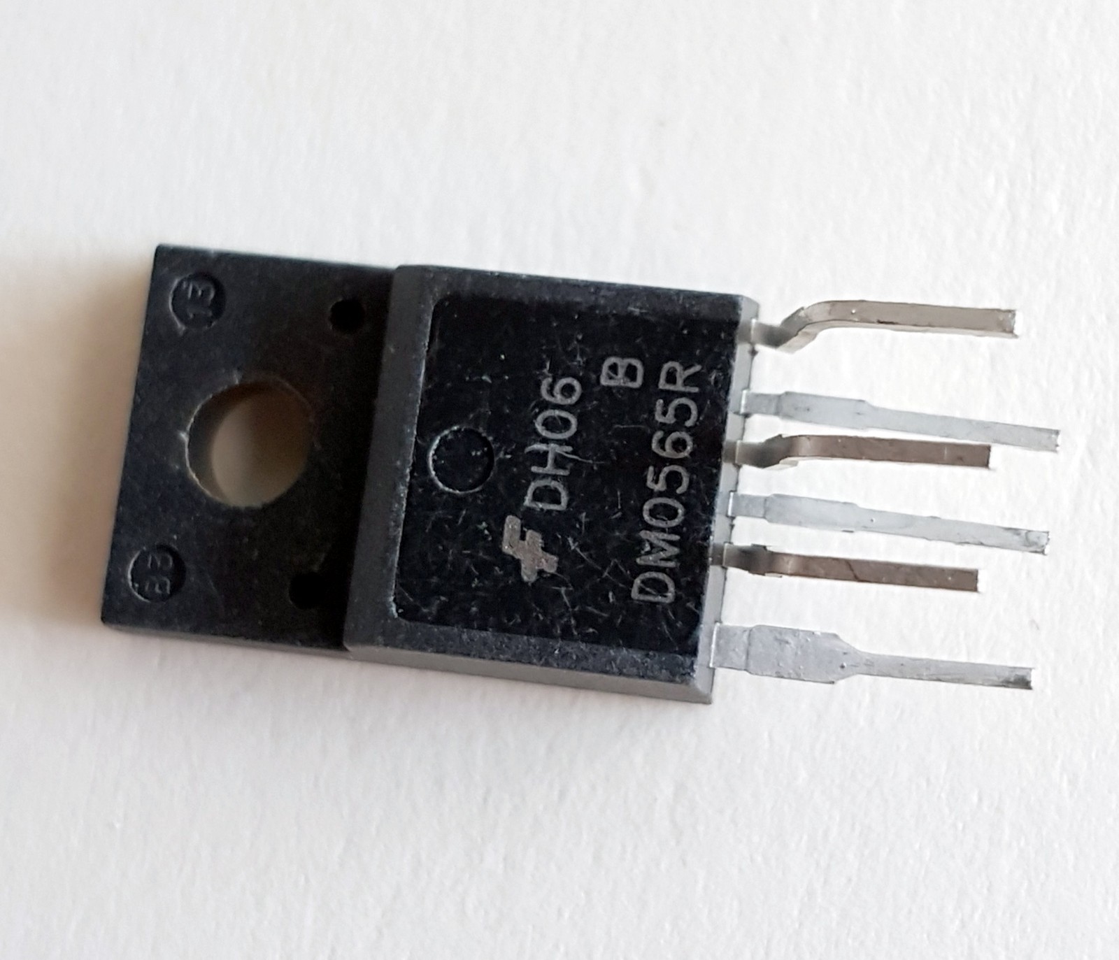 DM0565R Green Mode Fairchild Power Switch T0220F DMO565R – ref:506N | eBay