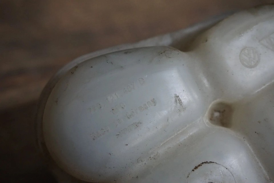 Tanks Refrigerating water containers VW Touareg 7P Cayenne 7P0121407B ...