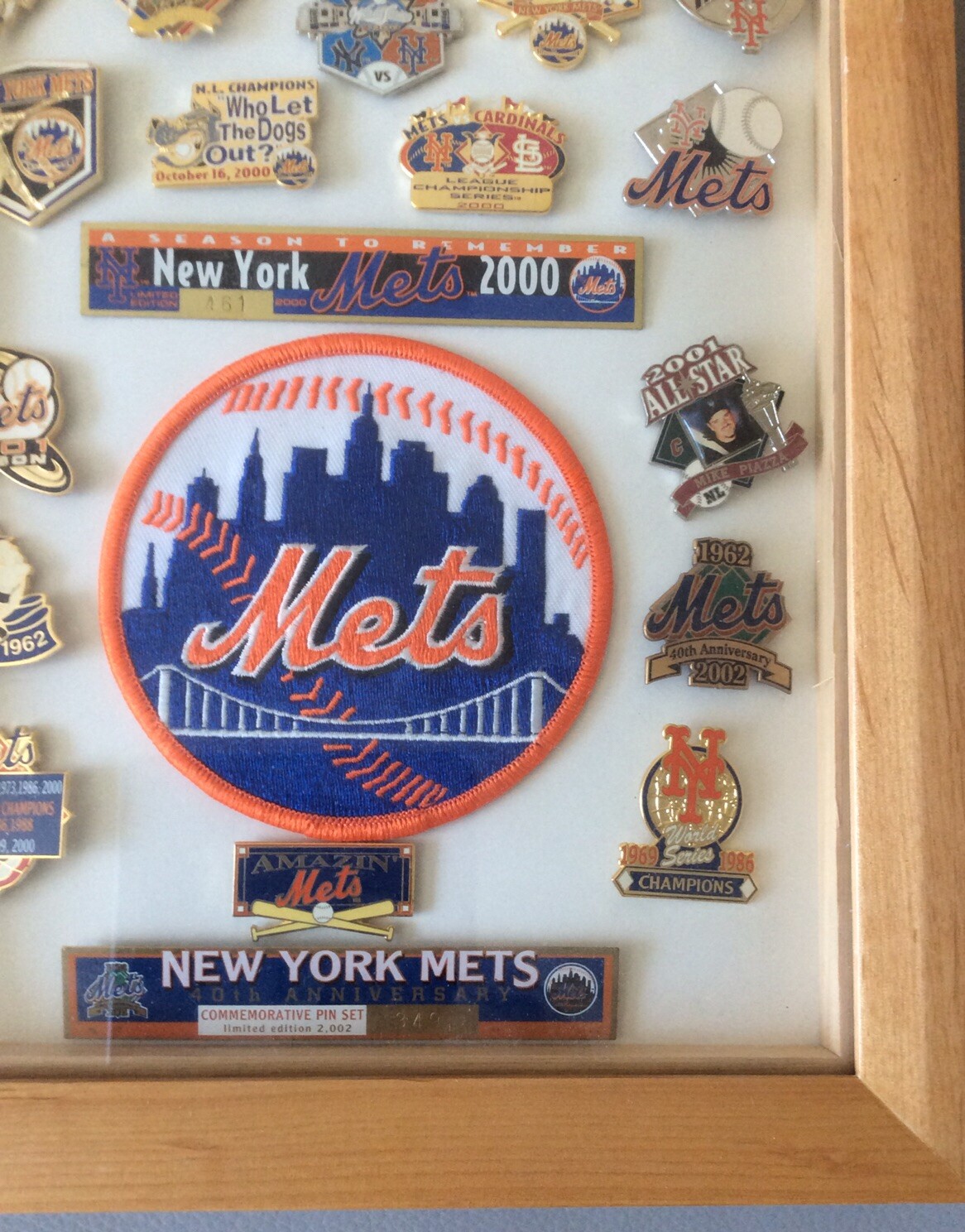 NEW YORK METS ASSORTED PIN COLLECTION (16) WITH PATCH FAN MADE WITH ...