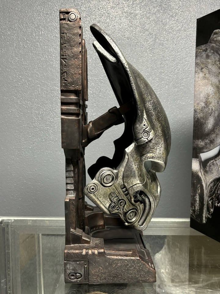 Life-size Pyramid Guard Predator Helmet Mask Sideshow Coolprops Alien ...