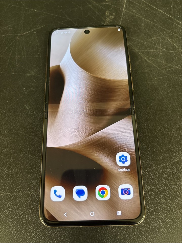 Motorola RAZR 2025 Ultra (unlocked, 512gb, Gold/Brown) - Used | eBay