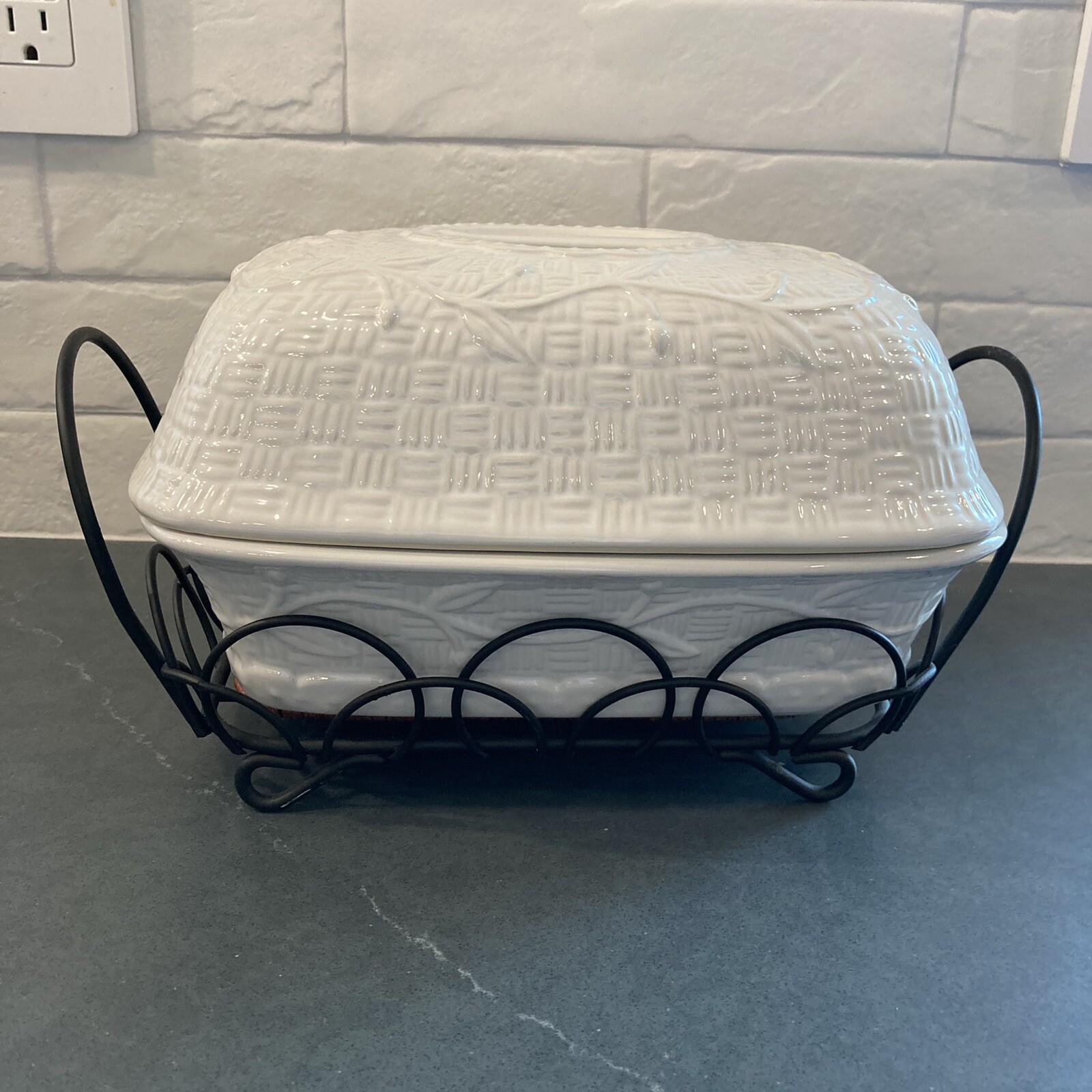 Temptations Orchard Vine White Basket 4qt Lidded Casserole w/ Wire Rack ...