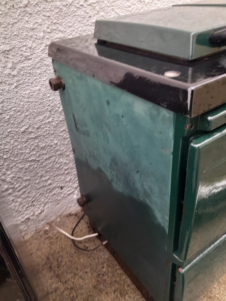 Stanley Gas cooker/boiler x2 with flu extraction fan and instructions ...