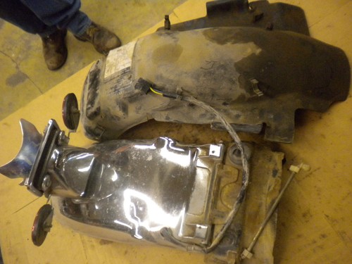 1978 Yamaha XS750 Xs 750 rear wheel fender taillight inner outer hinge ...