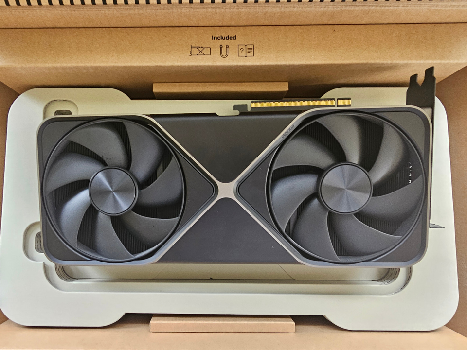 NVIDIA GeForce RTX 5080 16GB GDDR7 Graphics Card - Founders Edition ...