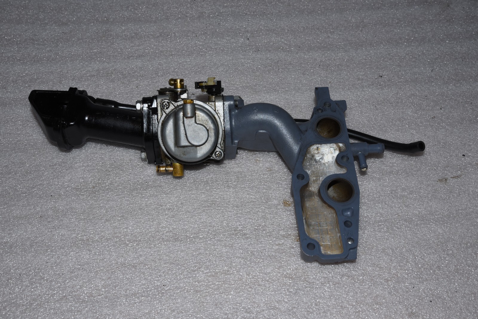 Yamaha 8HP Outboard Carburetor Assy, Silencer & manifold 68T-14301-11 ...