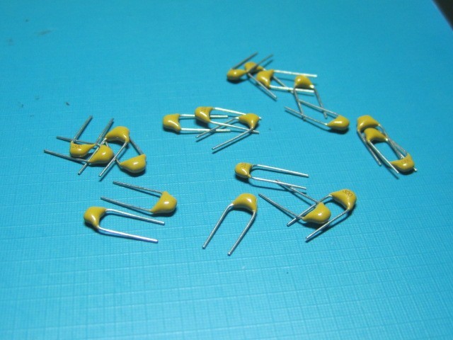 18 values 360pcs Multilayer Ceramic Capacitors Assortment Kit 5pF~820pF ...