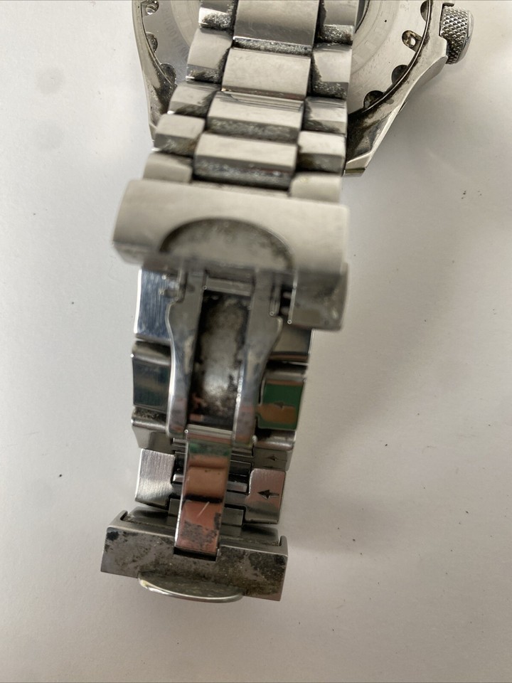 Invicta Reserve Pro Diver WR 300M Swiss Automatic Sapphire Damaged ...