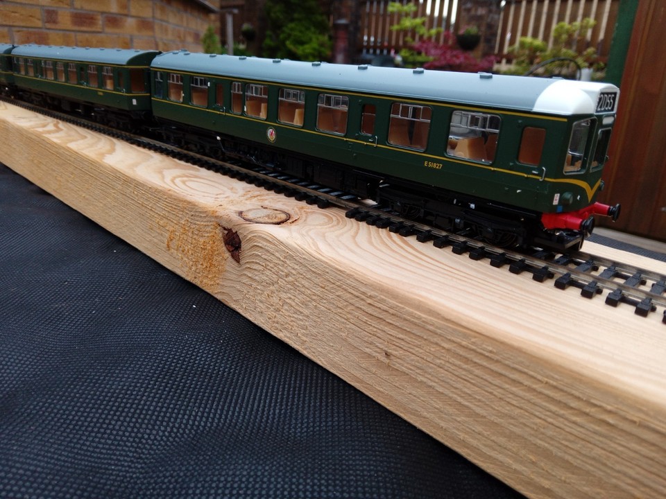 HORNBY 'OO' GAUGE R2297B BR GREEN CLASS 110 3 CAR DMU DIESEL LOCOMOTIVE ...