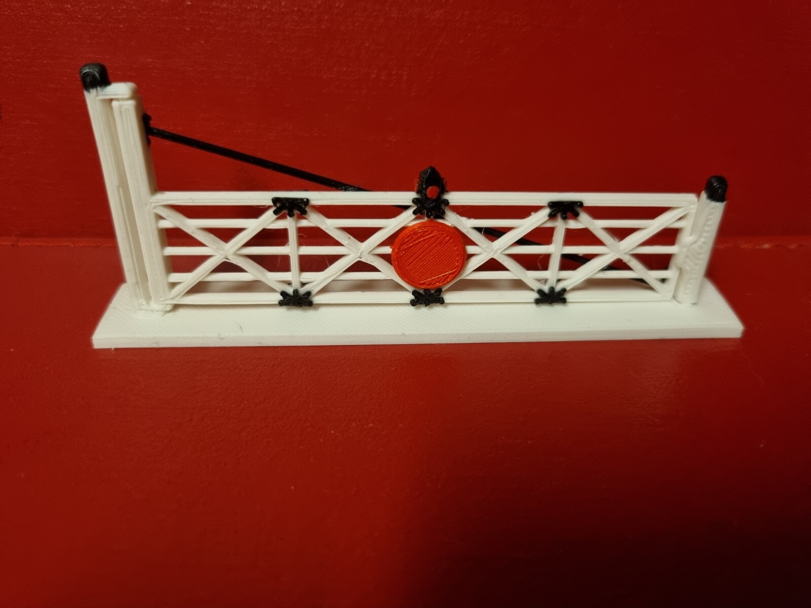 00 GAUGE LEVEL CROSSING GATES 3D PRINTED IN BLACK AND WHITE HAND ...
