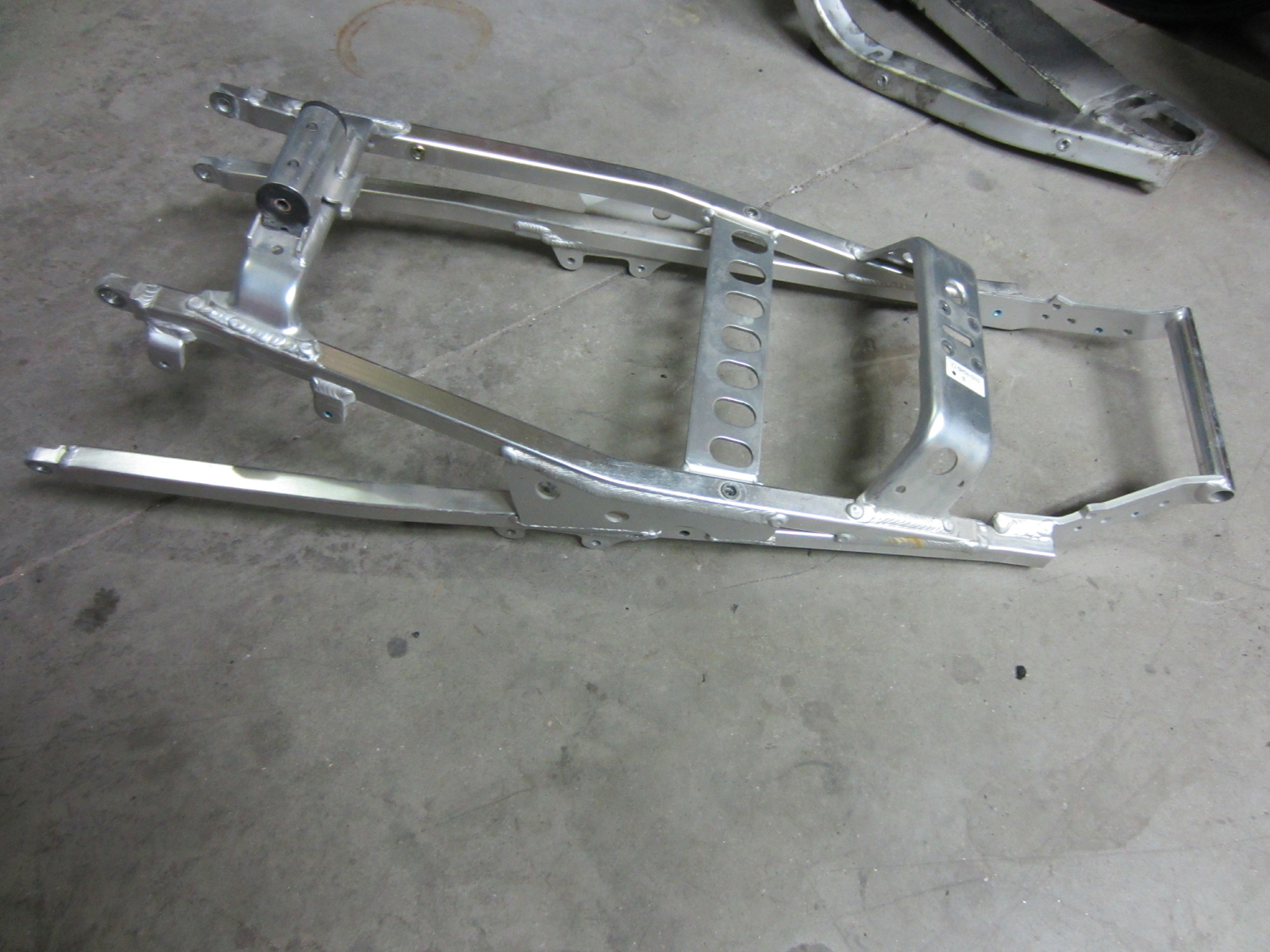 99-02 YAMAHA YZF R6 YZFR6 REAR SUBFRAME BACK SUB FRAME 5EB-21190-01-00 ...