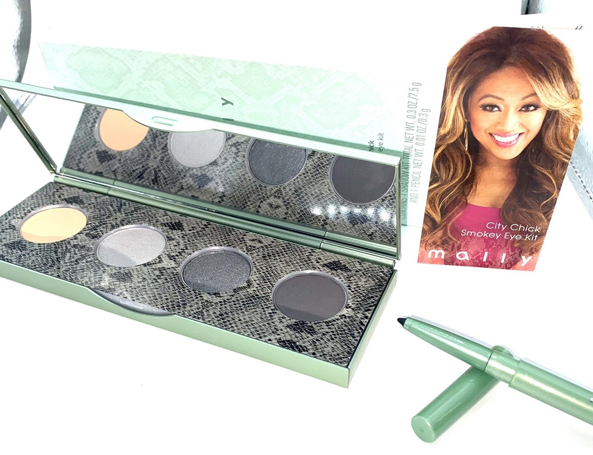 Makeup Kit For Smokey Eyes Black | Saubhaya Makeup