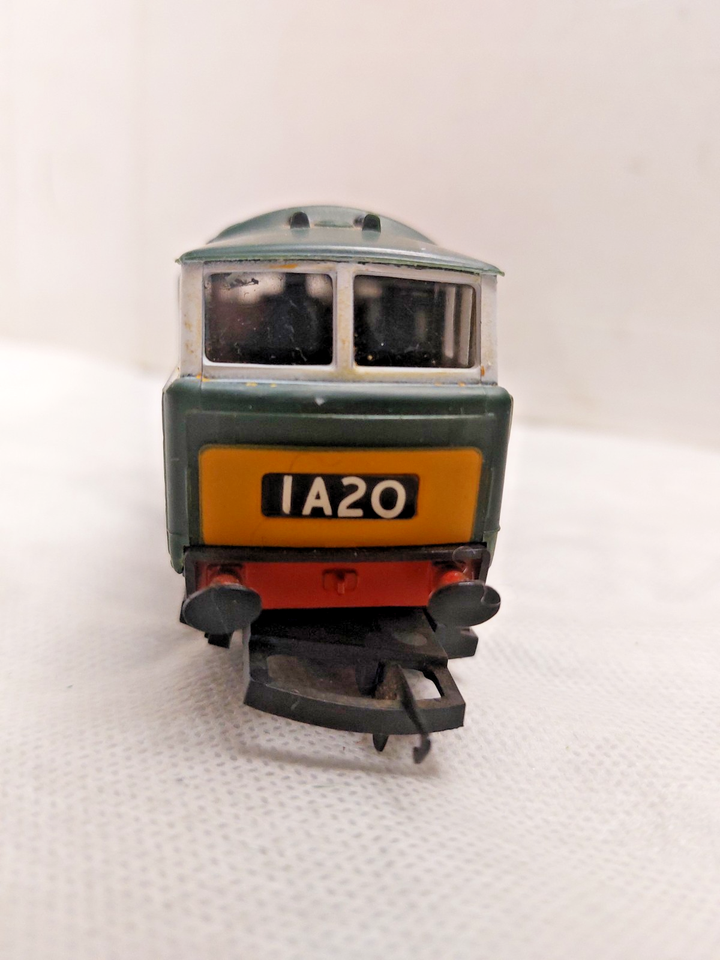 Hornby R074 Hymek Class 35 Type 3 Green Diesel Locomotive D7063 OO ...