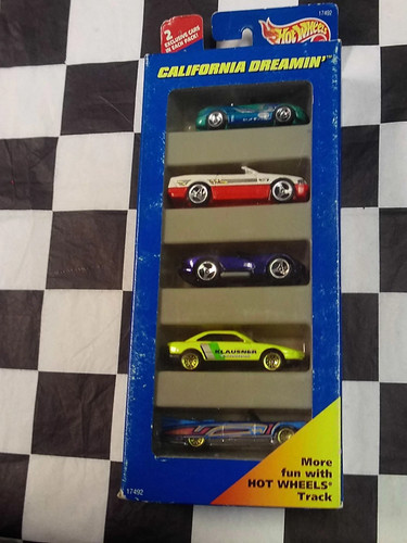 Mattel Hot Wheels California Dreamin 1/64 fantasy cars 5 car gift pack ...