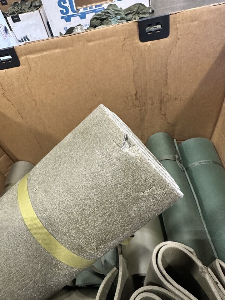 DAMAGED Foam Sleeping Mat Roll-Up Green Sleeping Pad Mattress Army ...