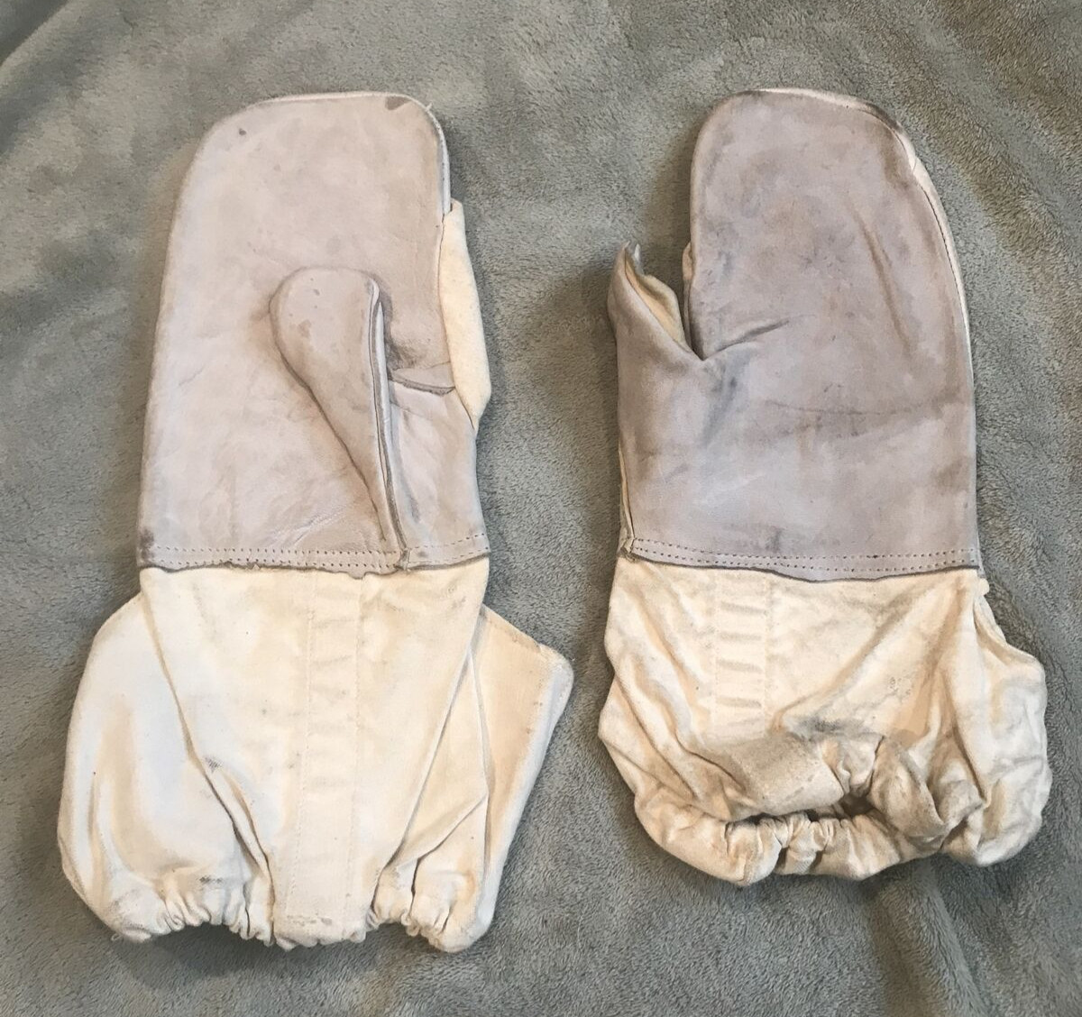 Vintage British Snow Over-Mitten Canvas Leather Glove… - Gem