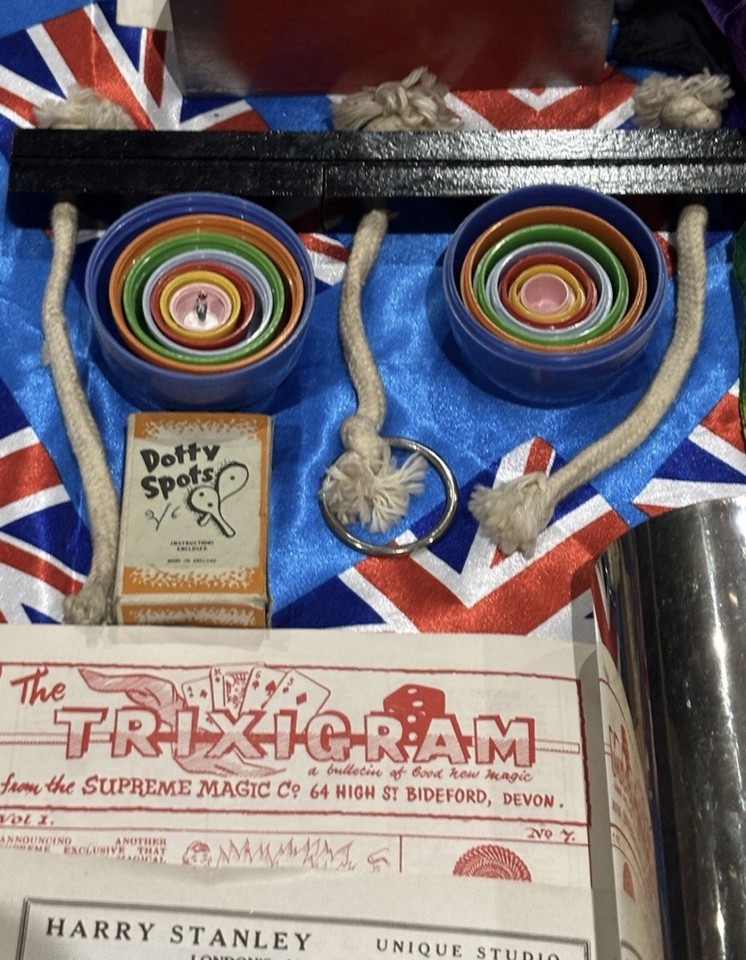 Vintage Collectable Magic Tricks/Gimmicks/Spares Plus Books Joblot ! 🔥 ...