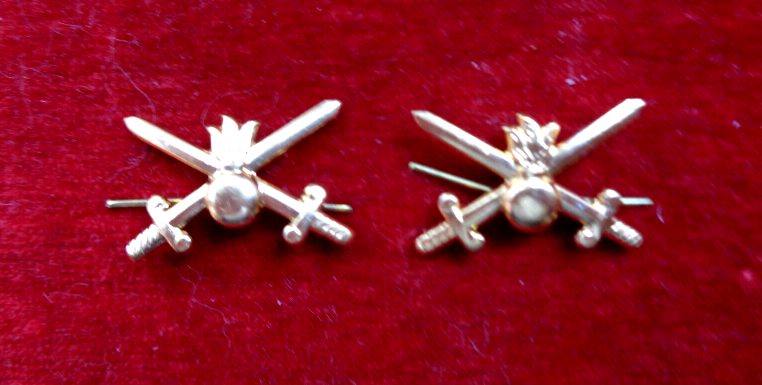 Russian emblems on the collar tabs of the Motorized rifle troops ...