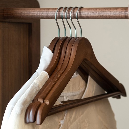 Form-fitting Hanger Durable Wood Hangers with Metal Hooks Space-saving ...