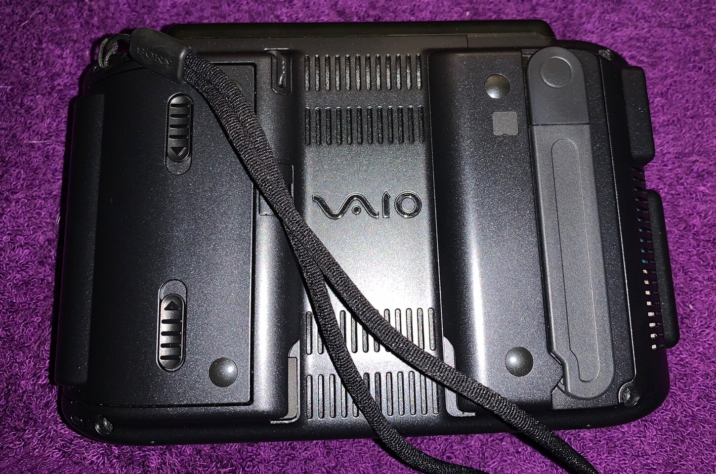 SONY VAIO 4.5-IN ULTRAPORTABLE MICRO PC 512MB 30GB INTEL CORE SOLO (VGN ...