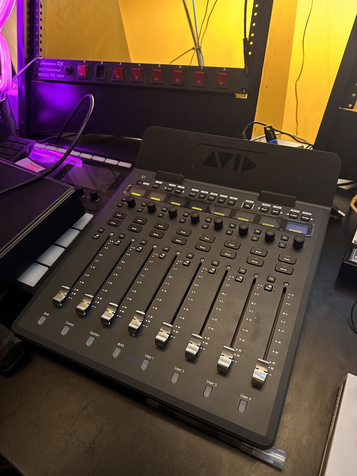 Avid S1 EUCON-Enabled Desktop DAW Control Surface for Pro Tools B-Stock ...