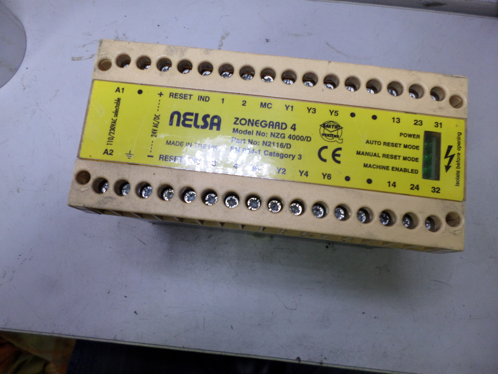 NELSA ZONEGUARD 4 - SAFETY RELAY -- NZG 4000/D -- N2116/D | eBay