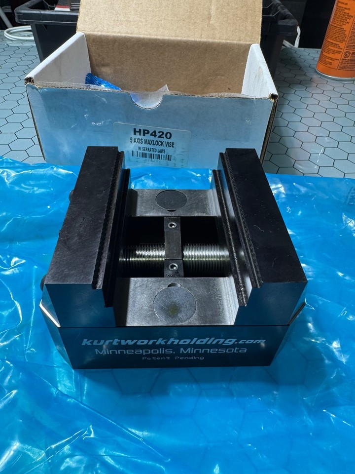 Kurt MaxLock 5-Axis Vise – Serrated Jaws – HP420 - Self Centering | eBay