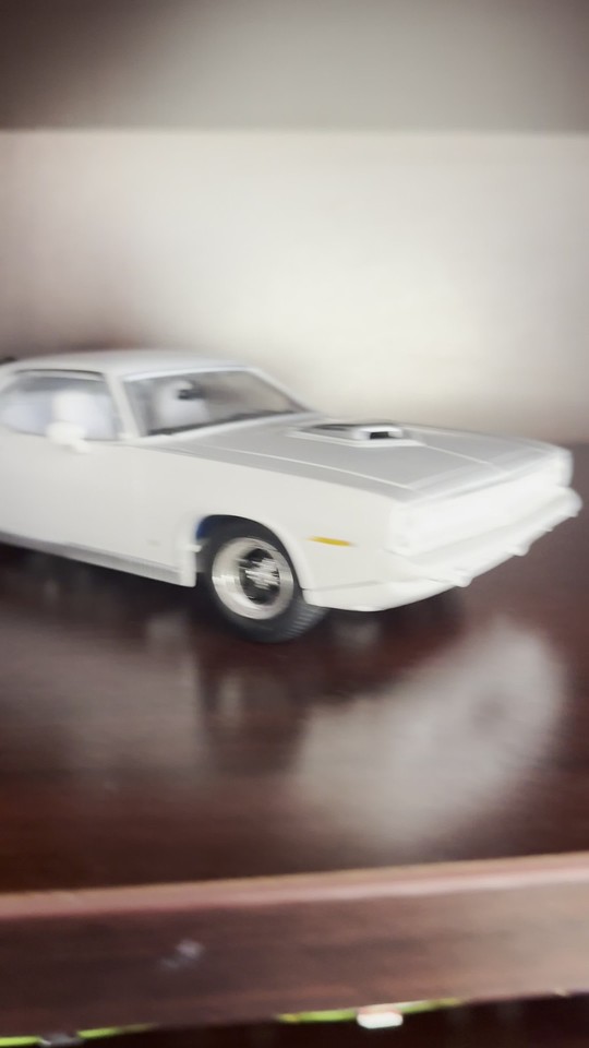 Johnny Lightning 1:24 1/24 White 1970 Plymouth Hemi Cuda Diecast Model ...