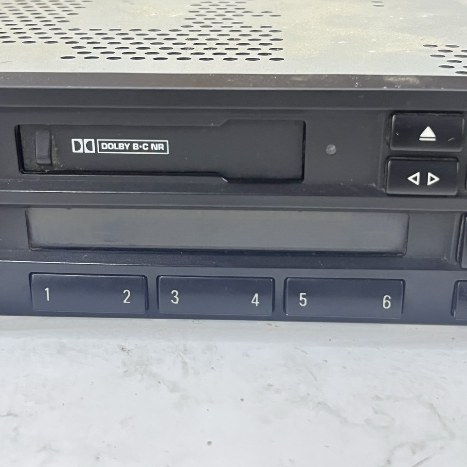 BMW C33 RADIO STEREO E36 318 323 328 E30 E31 E34 540 840 M3 Z3 | eBay