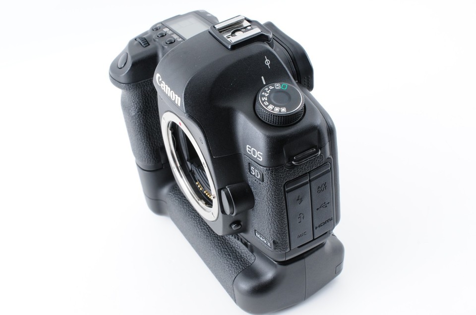 [NEAR MINT ] Canon EOS 5D Mark II 21.1 MP Full Frame DSLR Camera + BG ...