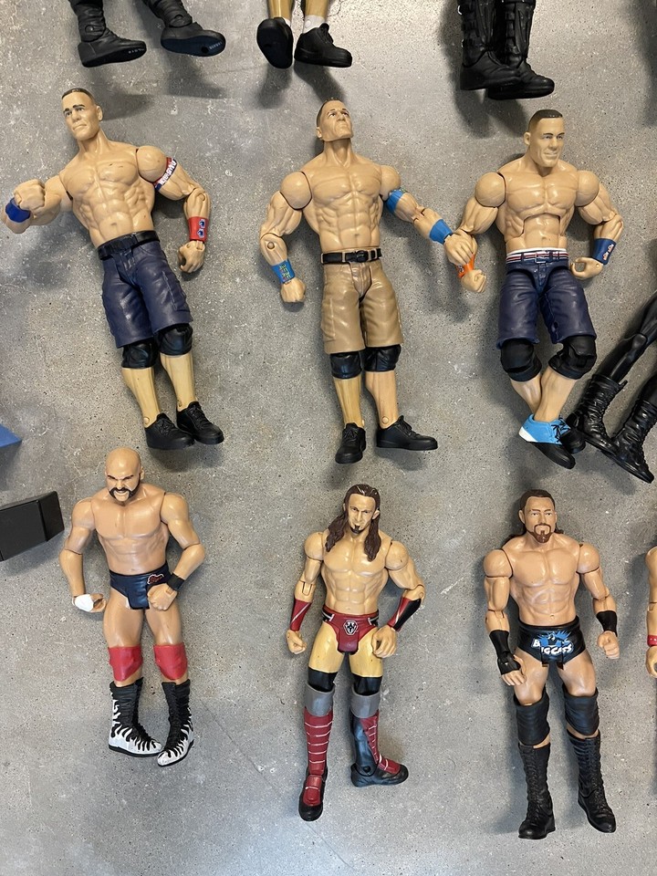 HUGE LOT Vintage WWE Action Figures Lot With Accessories 28 Figures! | eBay