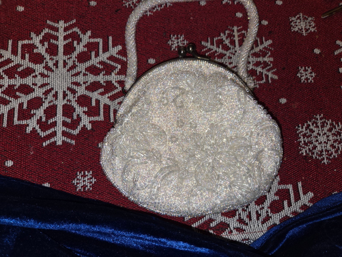 Marilyn Monroe Owned Worn white beaded carry purse from Secretary May ...