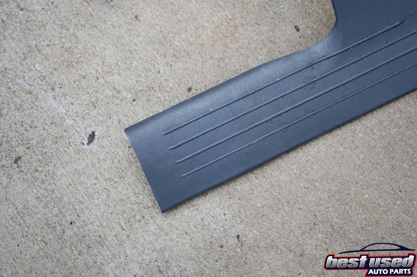 2005 CADILLAC DEVILLE REAR LEFT DRIVER DOOR SILL SCUFF PLATE KICK PANEL ...