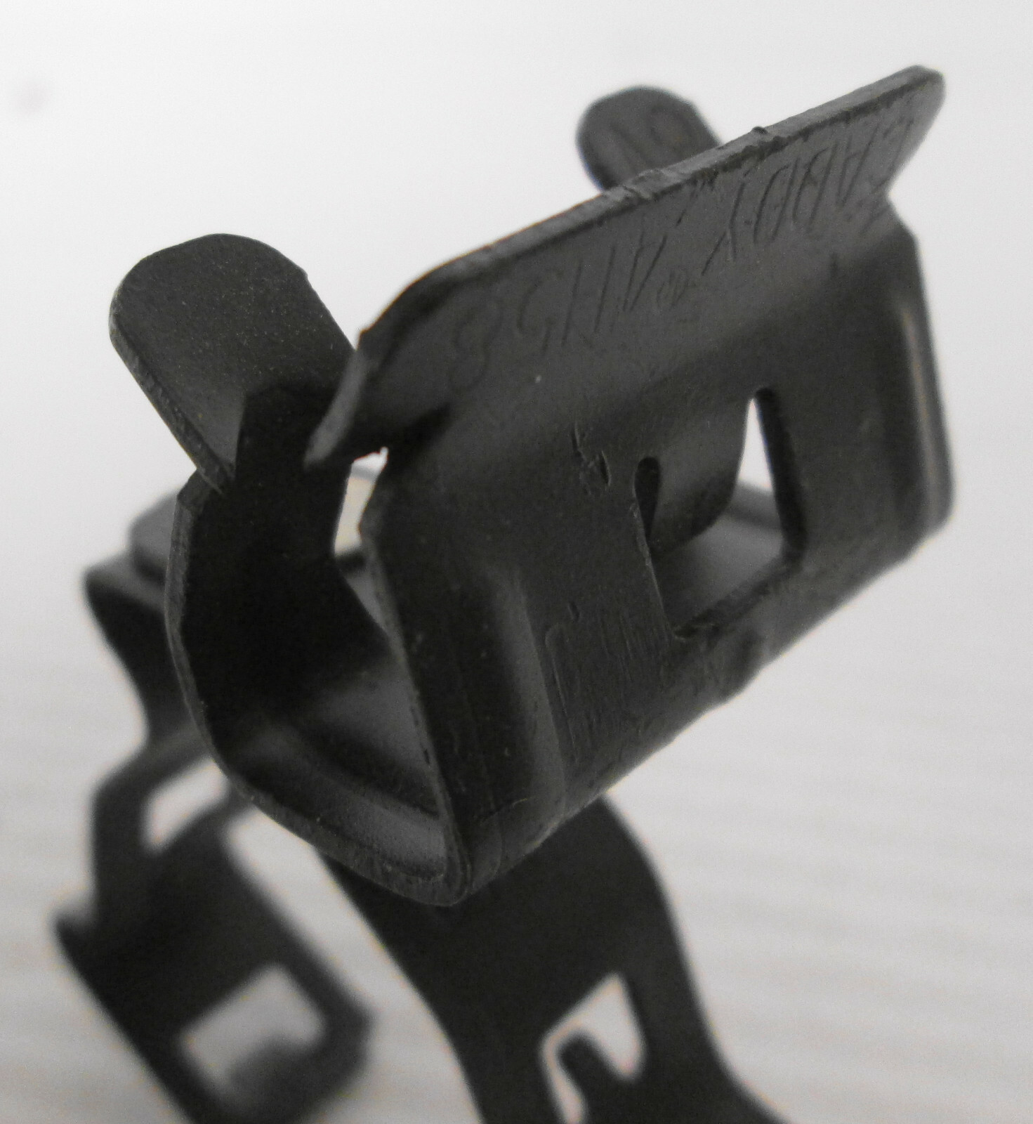 Caddy 812M 4H58 1/2" 3/4" Conduit Clip 90° (Lot of 5) | eBay