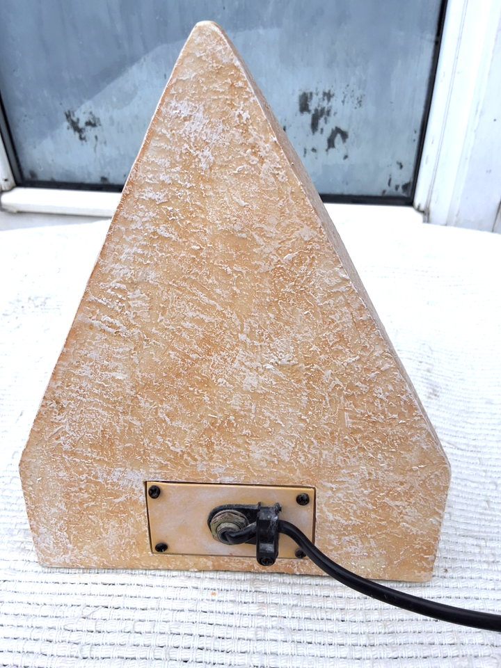 VINTAGE 3D PHARAOH PYRAMID TABLE LAMP LIGHT | eBay