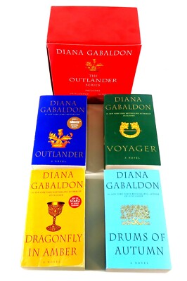 Outlander Series: 4-Book Boxed Set (Vol 1-4) : Outlander, Dragonfly in ...