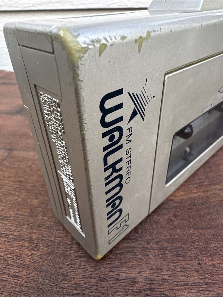 VTG Sony Walkman Original WM-F1 Cassette Tape Player/FM Stereo Belt Box ...