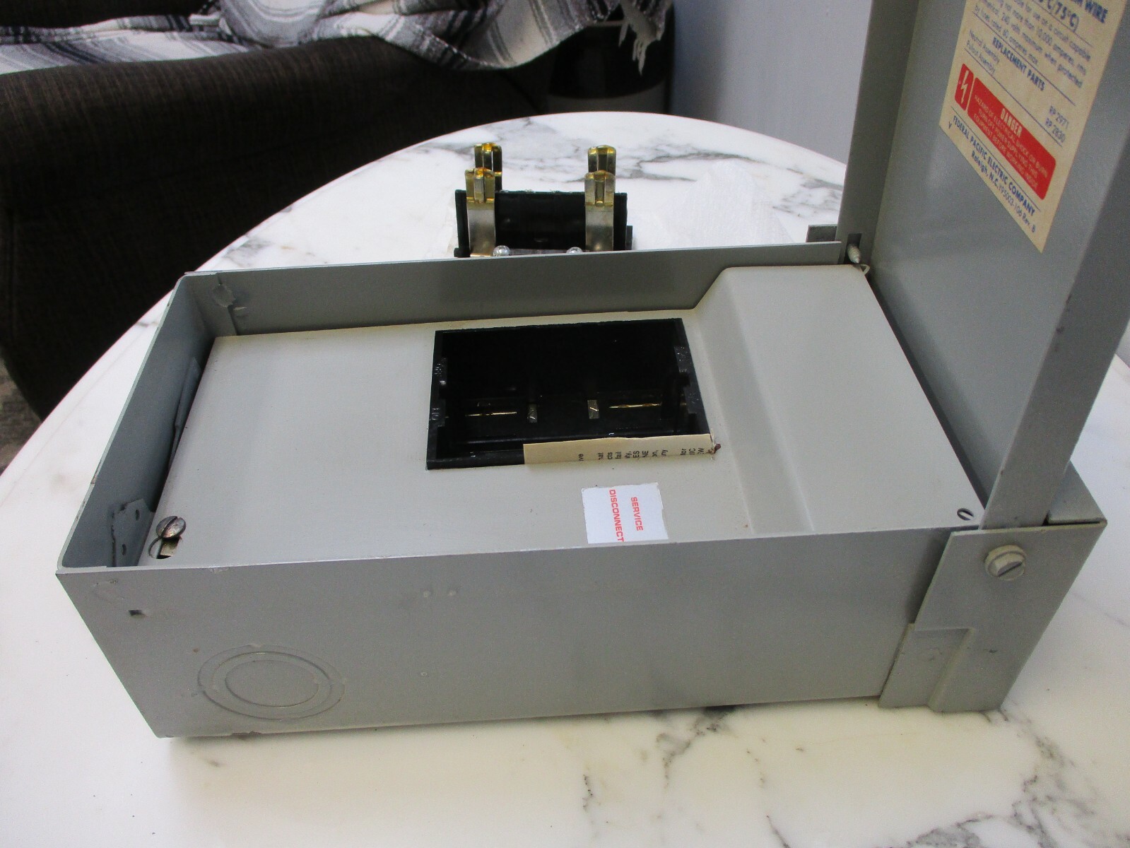 FEDERAL PACIFIC SERVICE DISCONNECT, CAT# R160NF, TYPE 3R ENCLOSURE ...