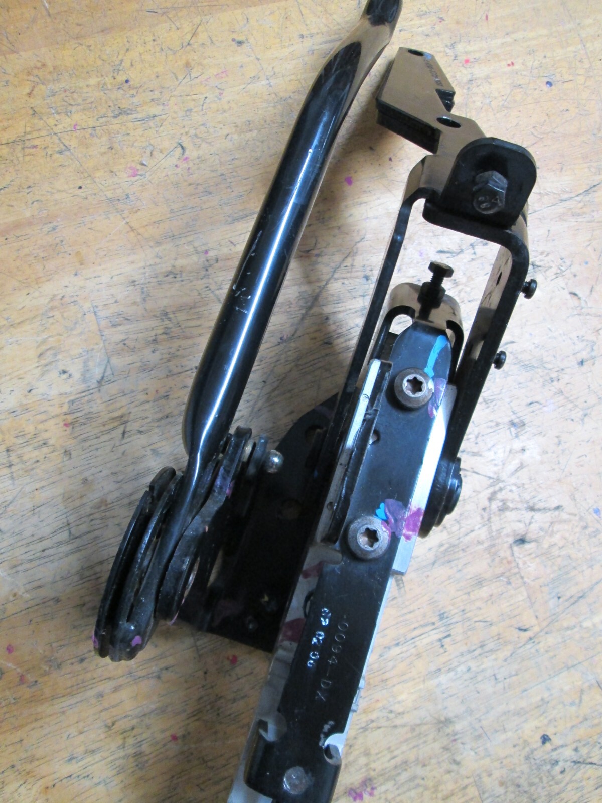 07 12 MITSUBISHI ECLIPSE Convertible Roof Top Right Hydraulic Hinge ...