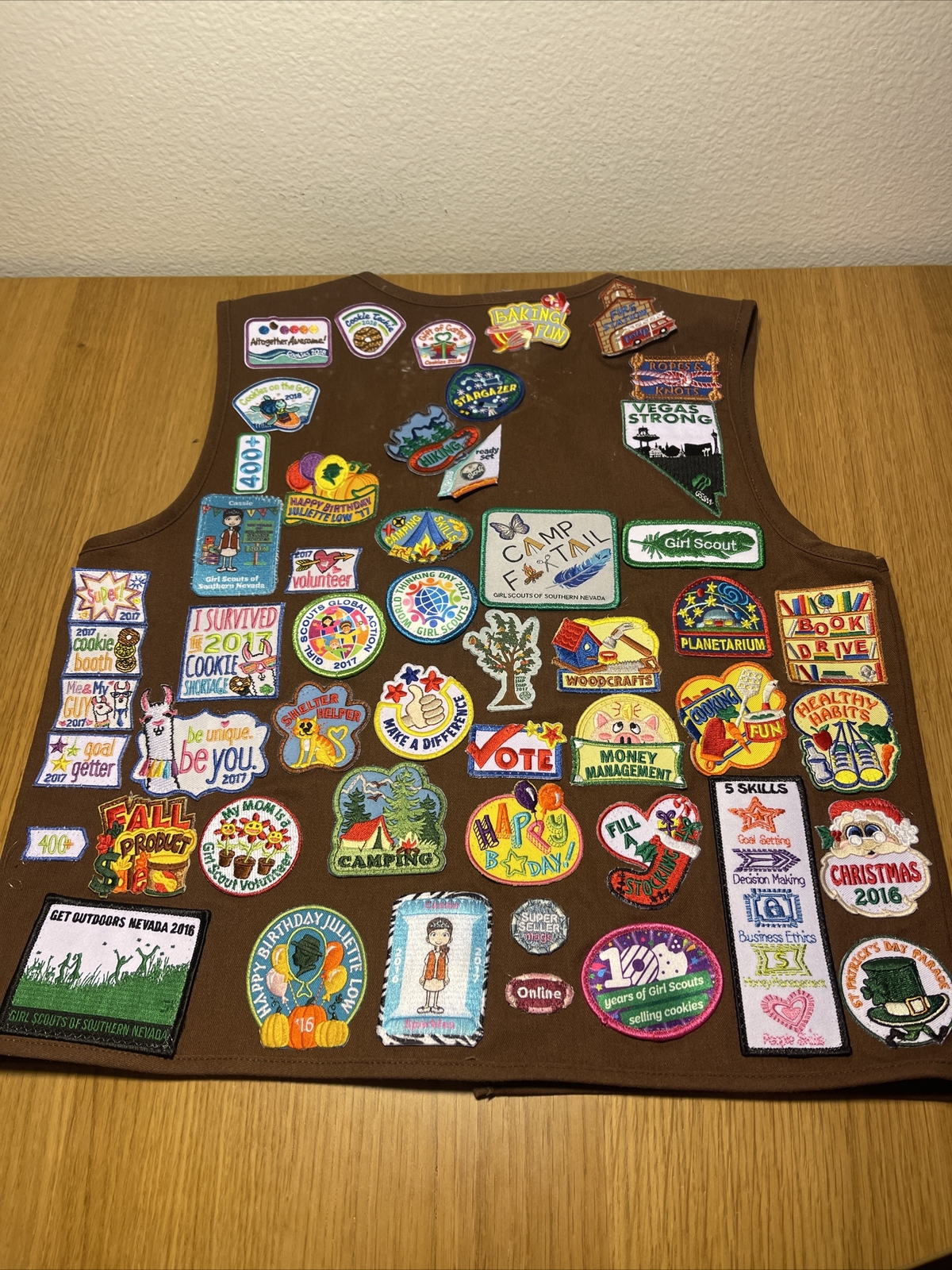 Girl Scout Junior Vest with Patches and Pins Green Size Large 14-16 ...