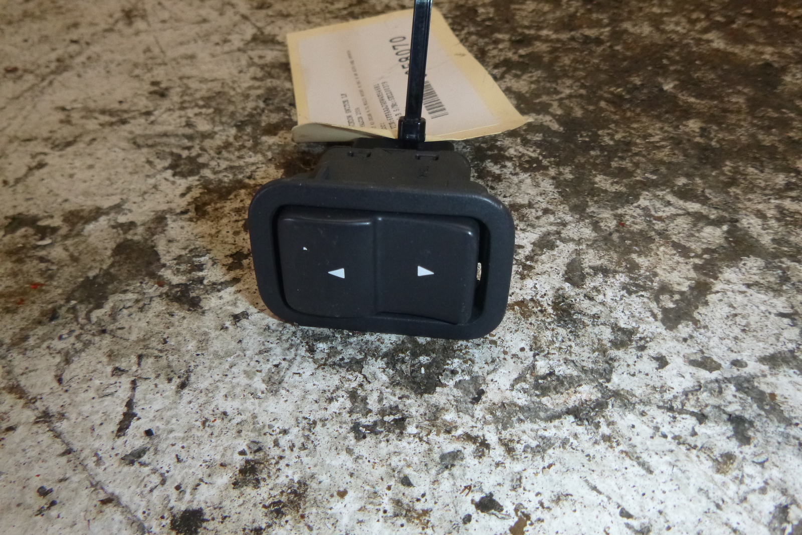 Ford BA BF Falcon Single Power Window Switch 5 Pin Non Illumination | eBay