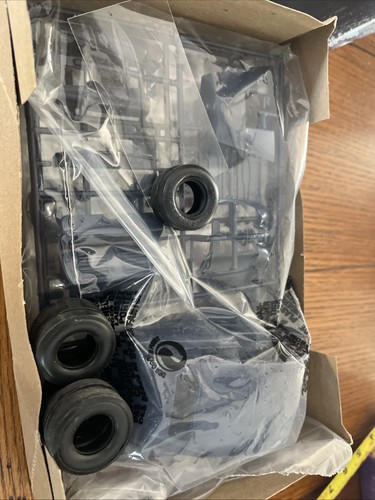 Revell 51 Henry J “Saints” 1/25 Model Kit 7398 *Open Box 1984 gasser ...